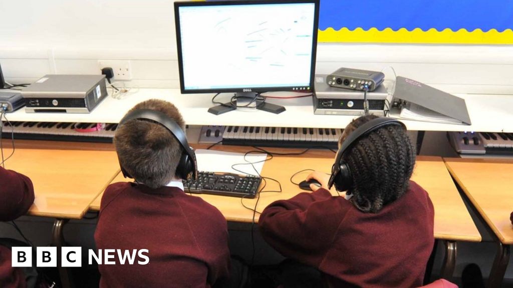 Schools told to monitor pupils' web use to prevent radicalisation - BBC ...