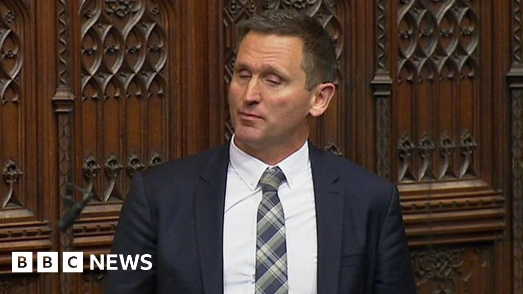 Assault accused blind Lord 'uses touch to sense people'