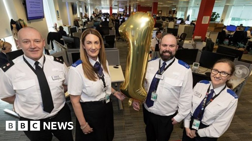 Greater Manchester Police fastest force at answering 999 calls - BBC News