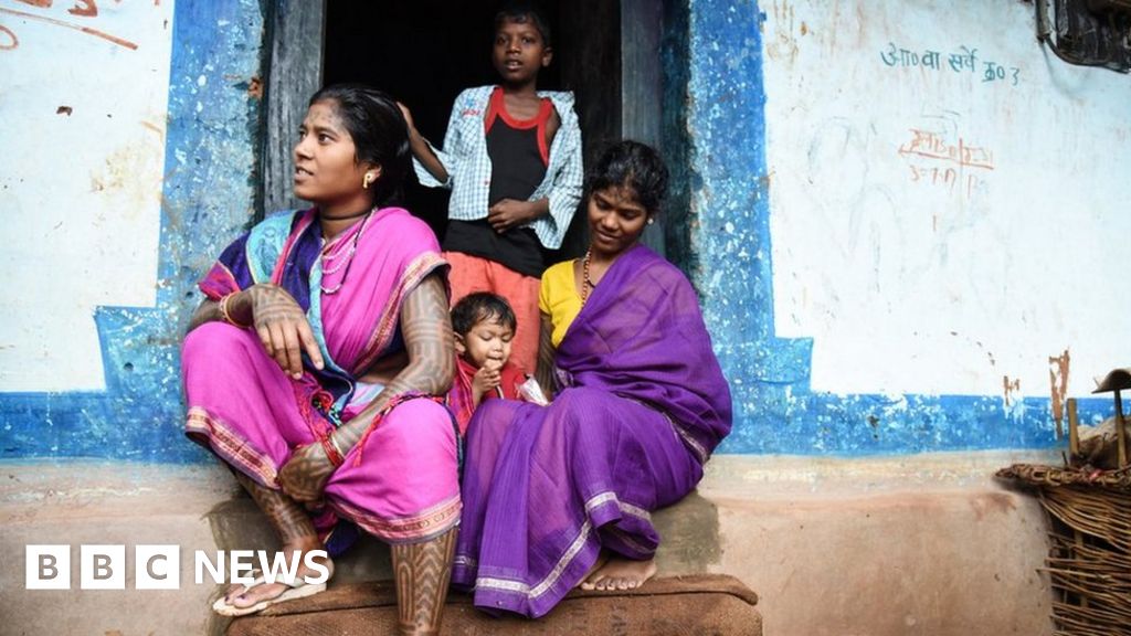 How modernity is creeping into India's remote tribal communities - BBC News