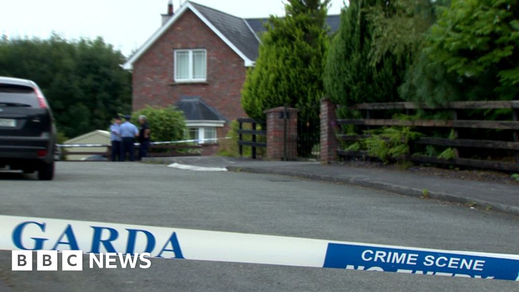 Hawe inquest: Officer recalls finding murdered children - BBC News