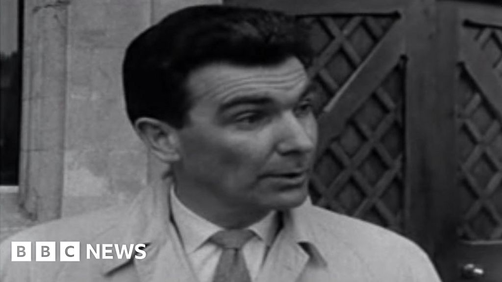 Prince Charles in tribute to investiture Welsh teacher