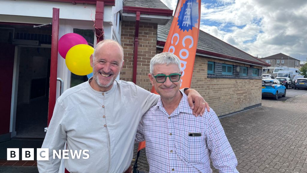Rudloe teams up to bring back village community centre - BBC News
