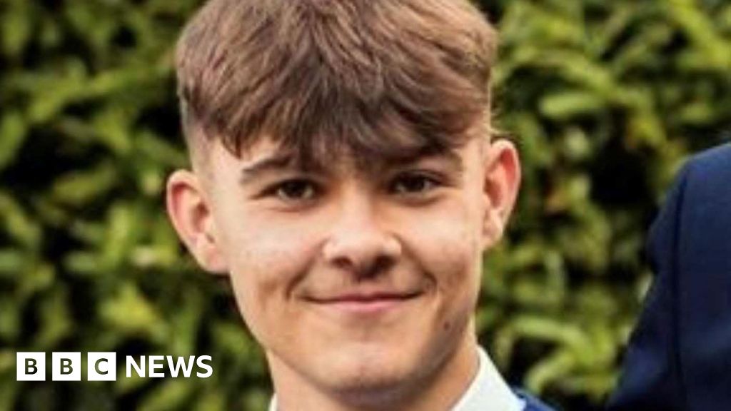 Charlie Cosser murder: Boy jailed for life for party stabbing - BBC News