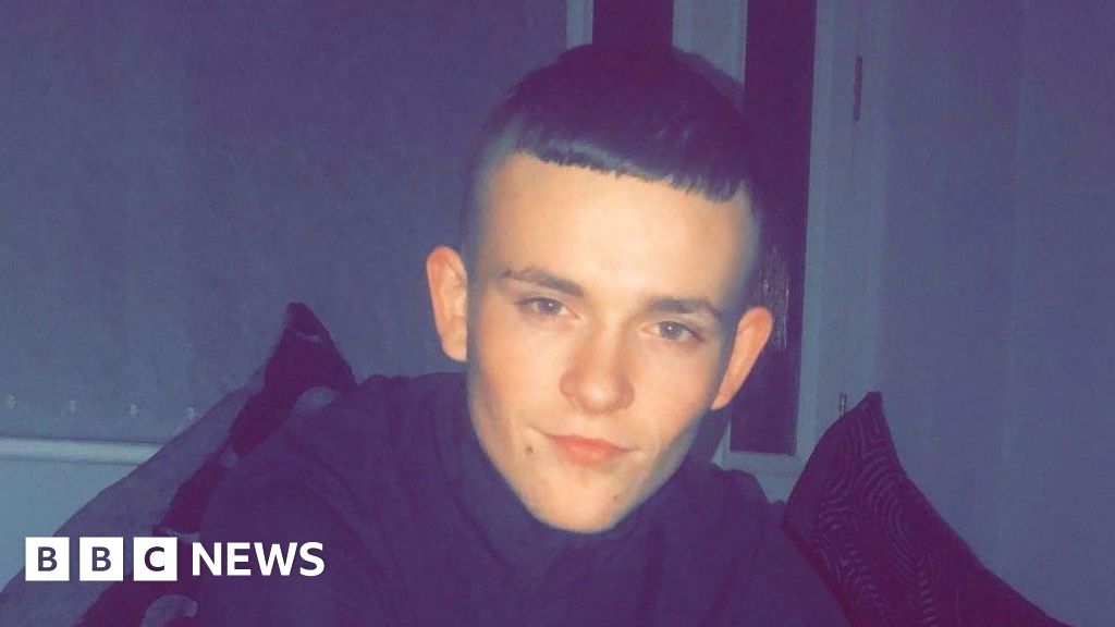 Slatyford stabbing: Victim named as Bradly Lee William Tams - BBC News