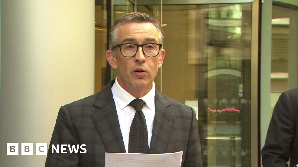Steve Coogan gives statement over phone-hacking case - BBC News