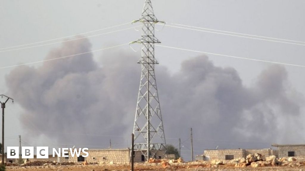 Syrian crisis: Russia air strikes 'strengthen IS' - BBC News