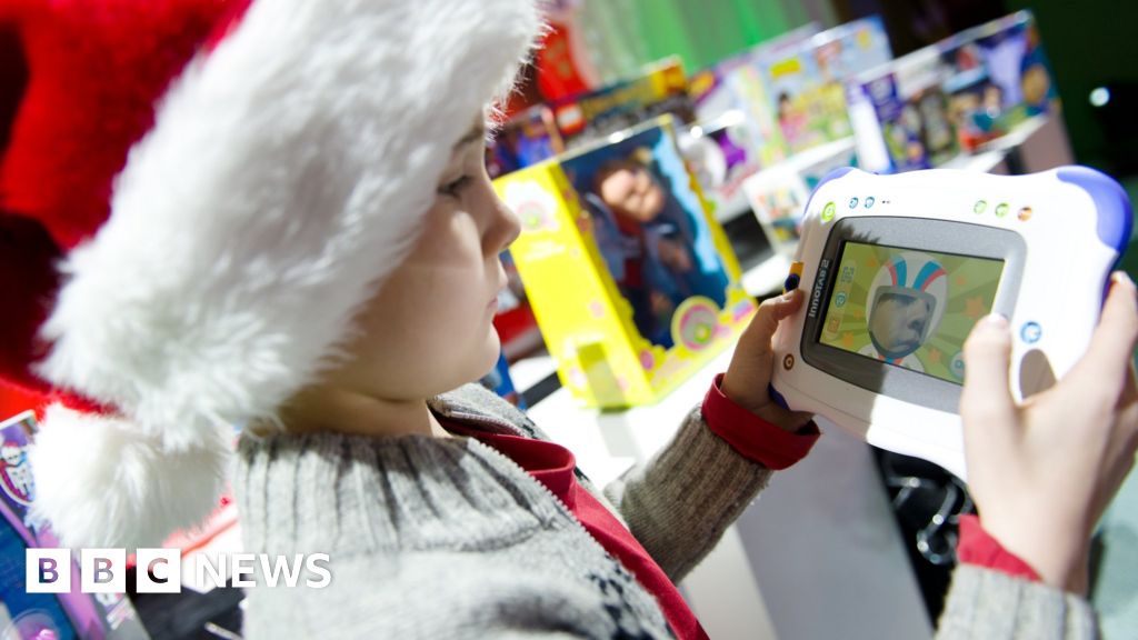 VTech hack: Parents complain of Christmas disappointment - BBC News
