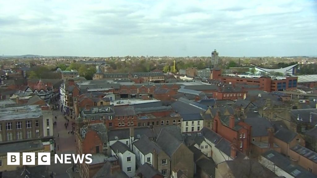 Wrexham town centre regeneration action call - BBC News