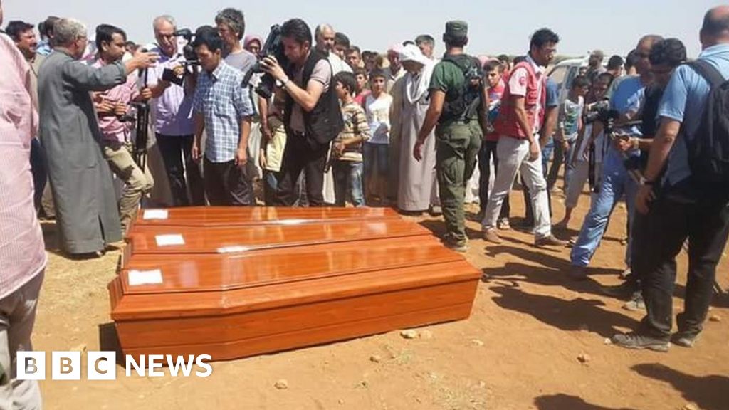 Drowned migrant boy Alan Kurdi is buried in Syria - BBC News