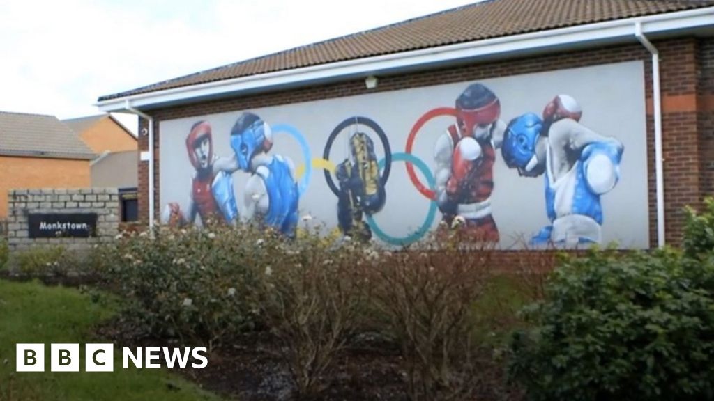 Coronavirus: The boxing club fighting back against coronavirus