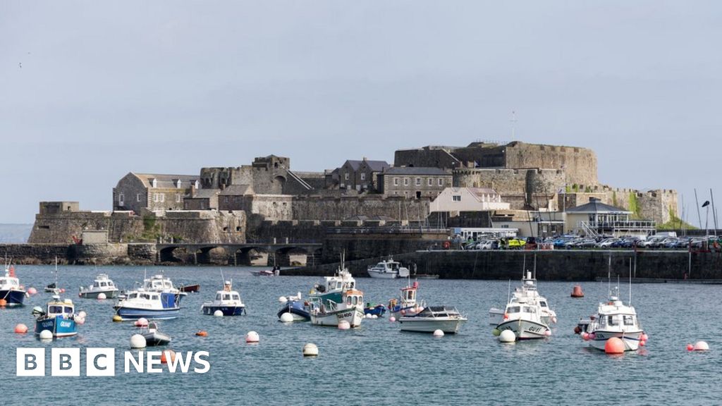 Footfall encouraging, says Guernsey heritage site head - BBC News