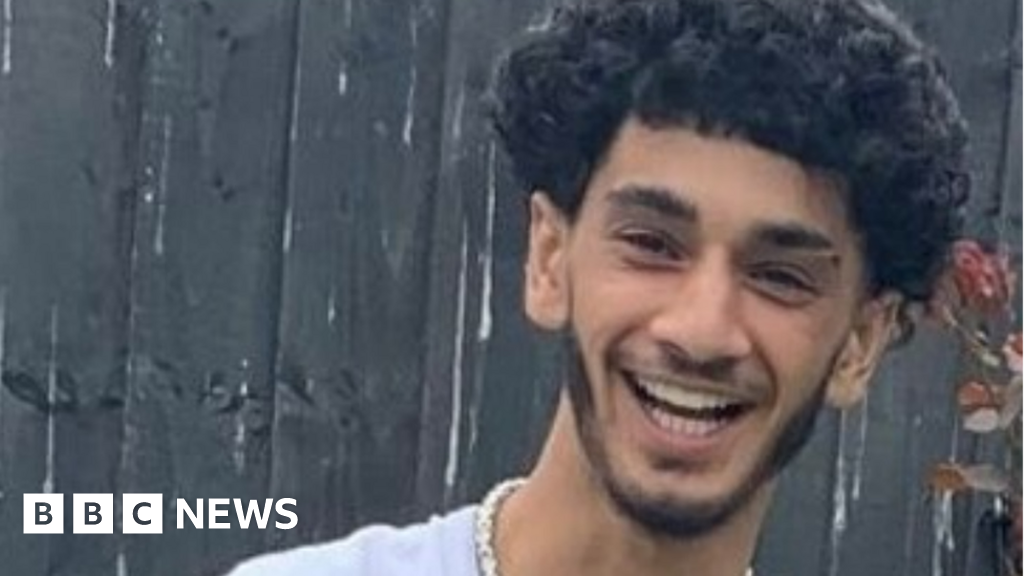 Family pay tribute to Nechells fatal shooting victim - BBC News
