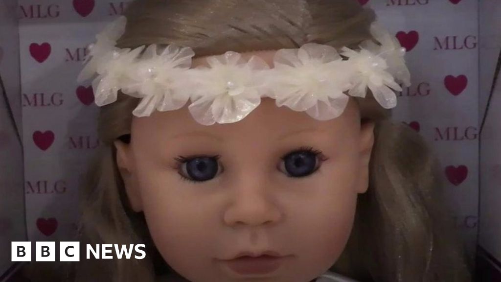 Unique boutique: London shop fulfilling dolls' desires - BBC News