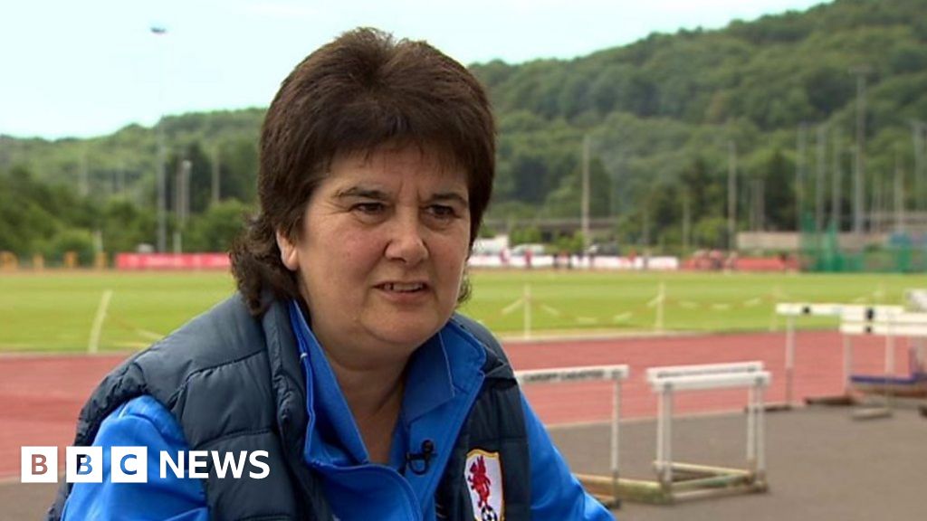 Queens honours: Michele Adams enjoys MBE 'career highlight' - BBC News