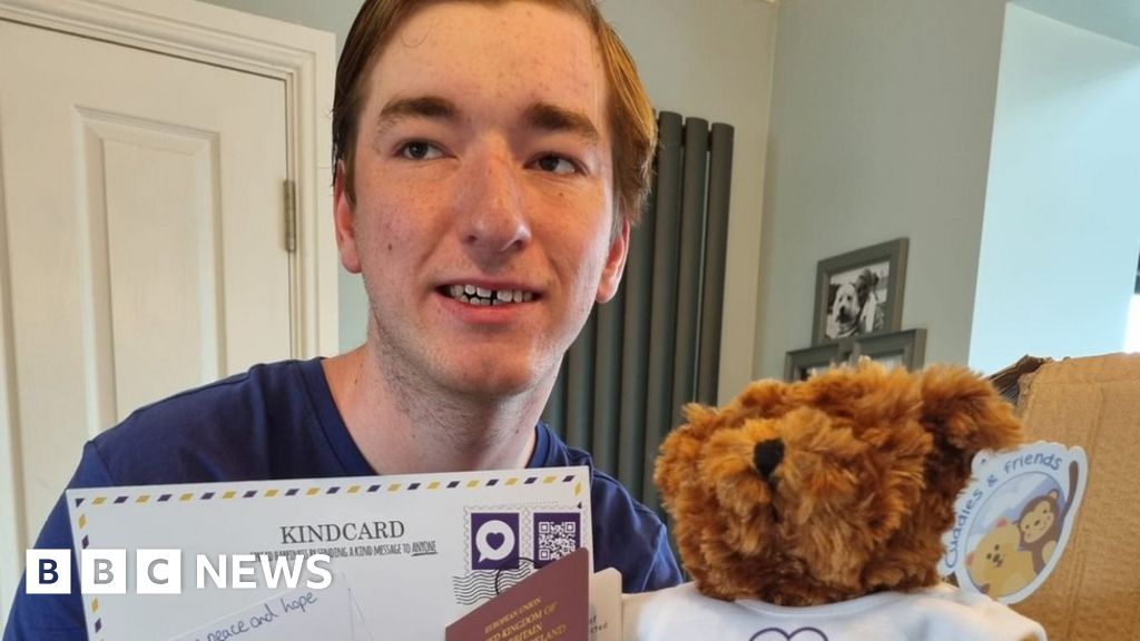 Sebbie Hall: Disabled charity's minibus smashed by vandals - BBC News