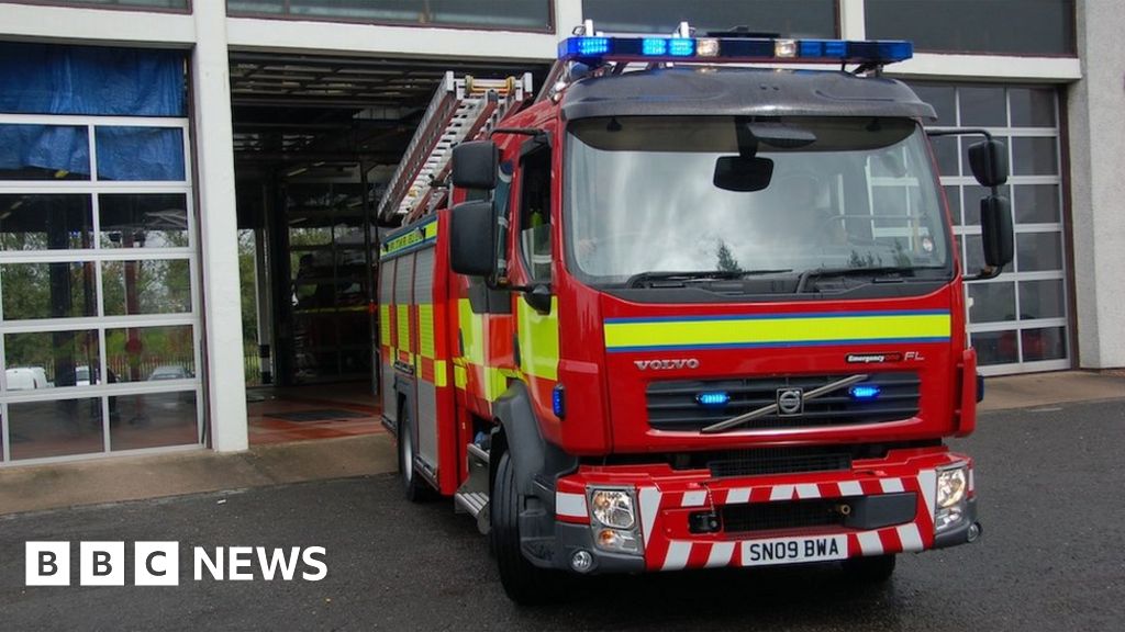 Two injured after house fire in Elgin - BBC News
