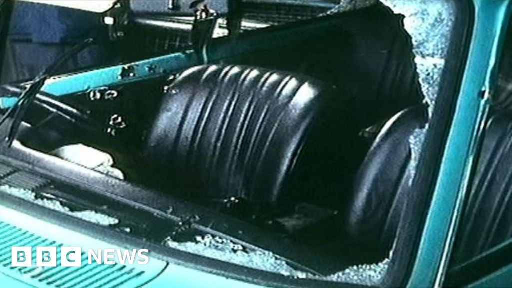 Police 'blocking inquests progress' - BBC News