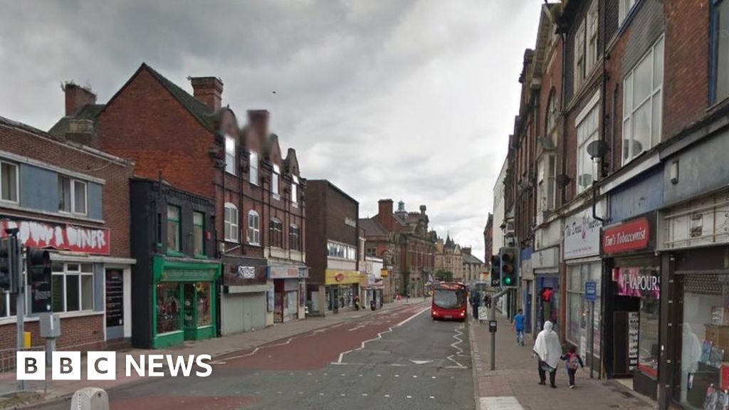 Tunstall imam 'preached support for IS at mosque' - BBC News