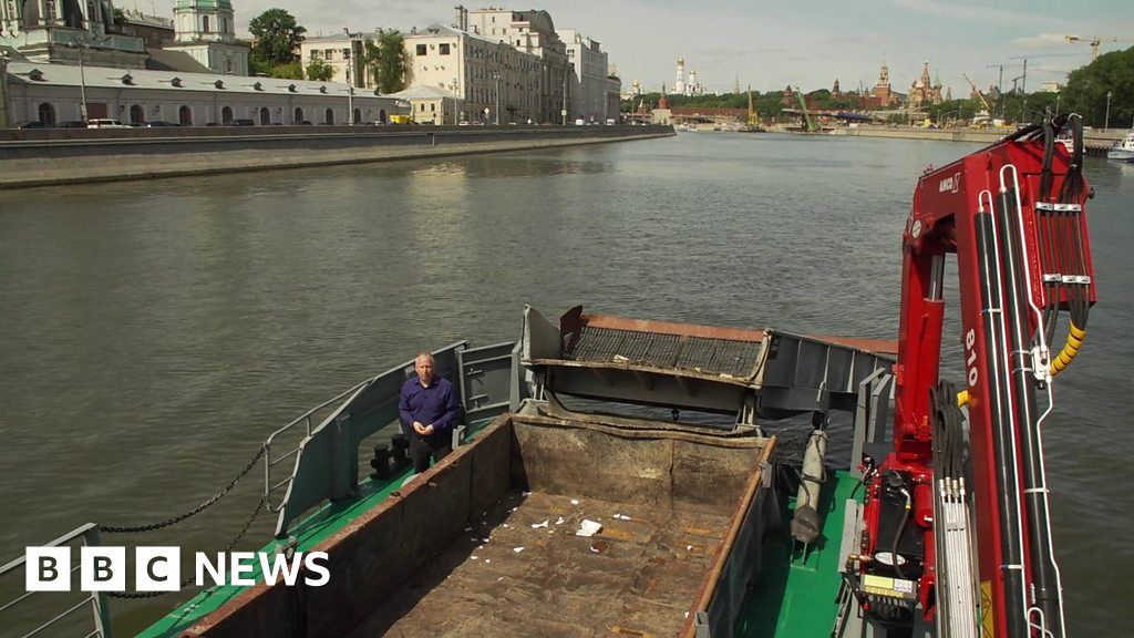 Moscow's clean up cruise - BBC News