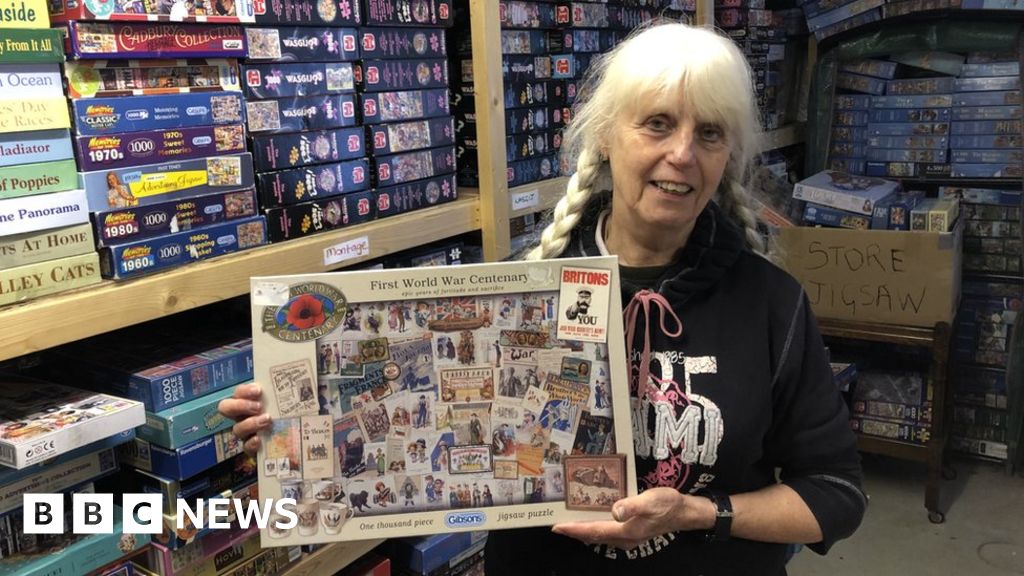 Cambridgeshire pair's puzzle passion raising £10K for charity - BBC News