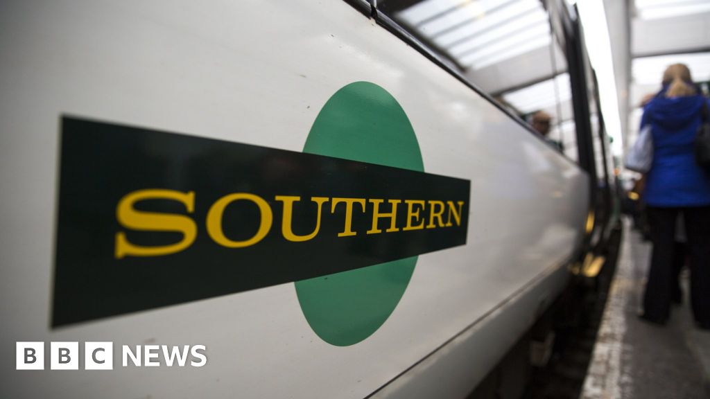 Govia Thameslink boss in first class row - BBC News
