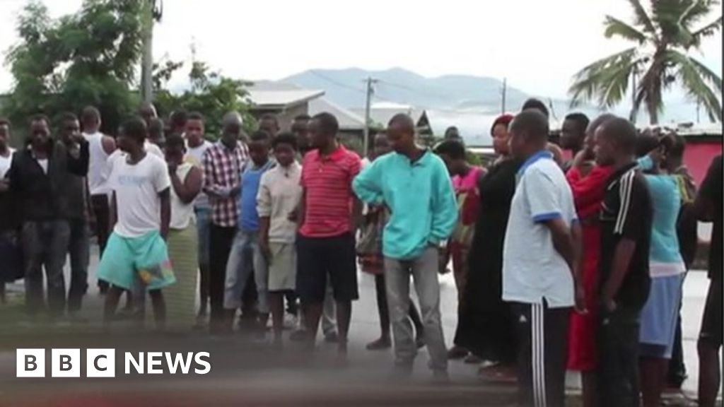 Burundi attacks: 'Mass graves' found after clampdown - BBC News
