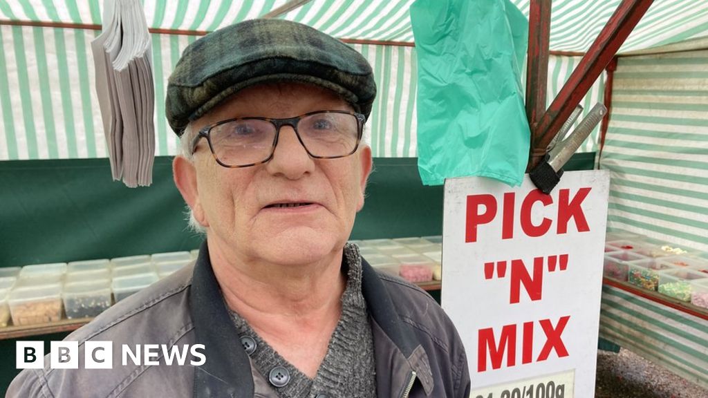 Support grows to save Saxmundham sweet stall from closure in market ...