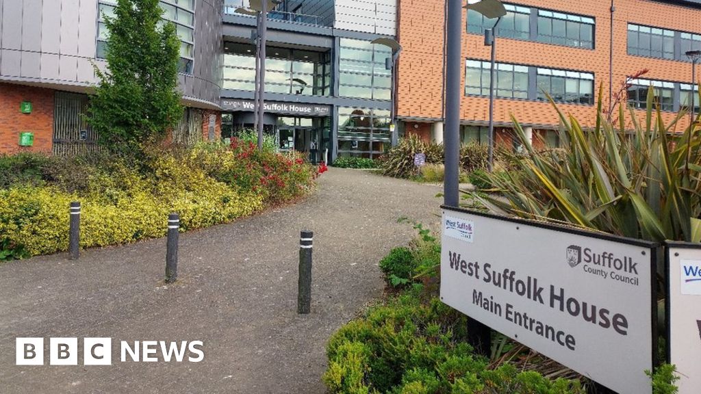 Suffolk start-up business units get £12.1m backing - BBC News