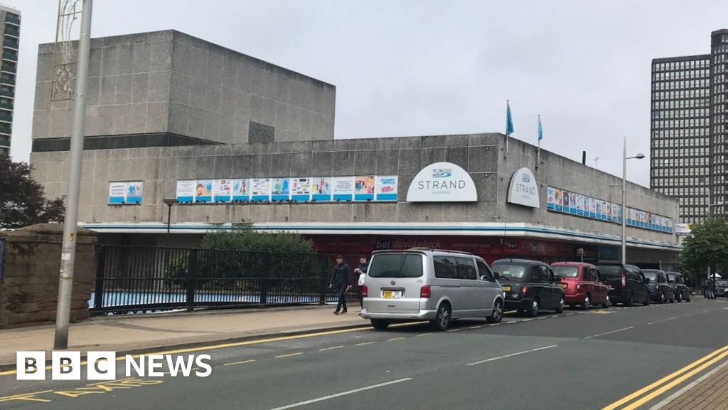 Bootle: Demolition looms for part of 1960s shopping centre - BBC News