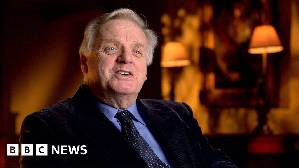 Ex-BBC chairman: Pay disclosure 'disturbing'