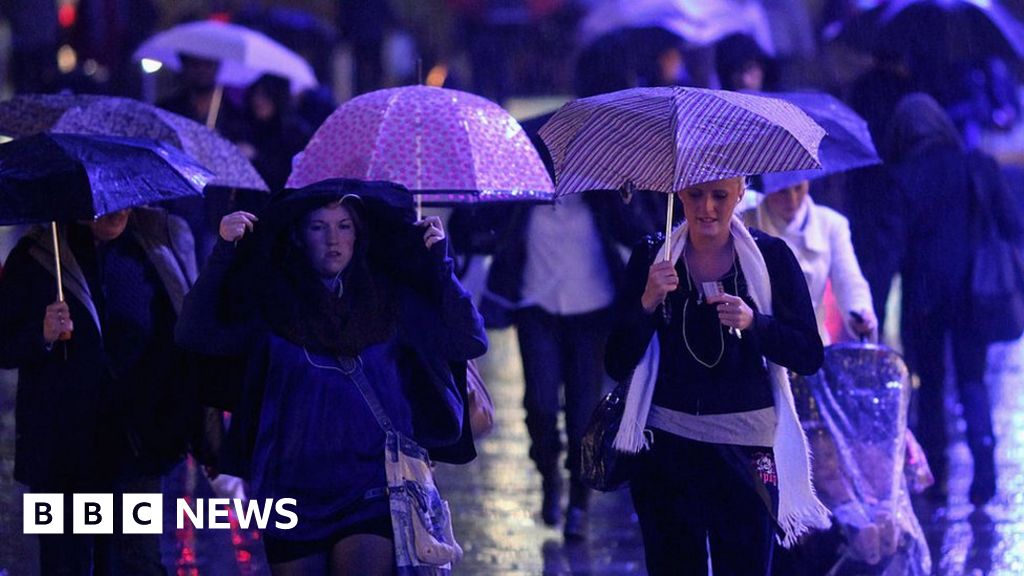 Met Office yellow rain warning issued for south Wales - BBC News