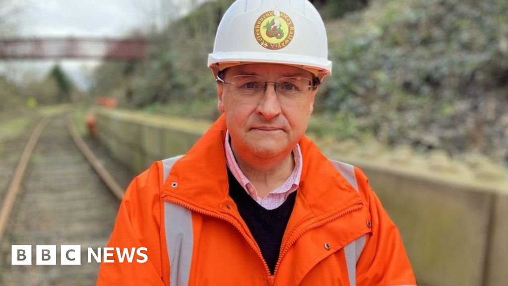 Duffield: Plan to divert railway around landslip - BBC News