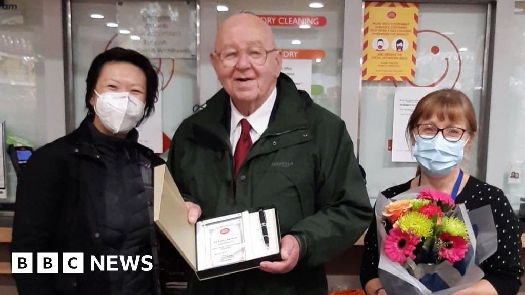 Londonderry postmaster retires after 45 years of service