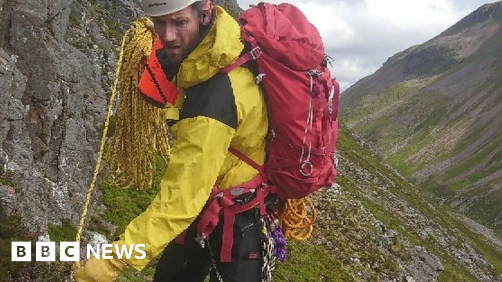 Climber rescued after falling from ridge in Cairngorms - BBC News