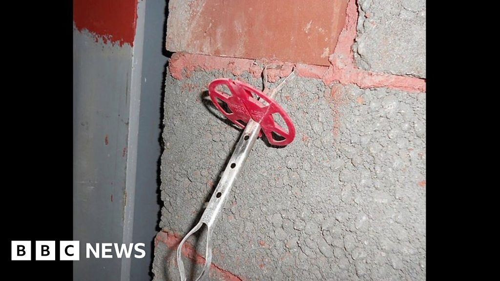 Poor school buildings are 'malpractice' says top architect - BBC News