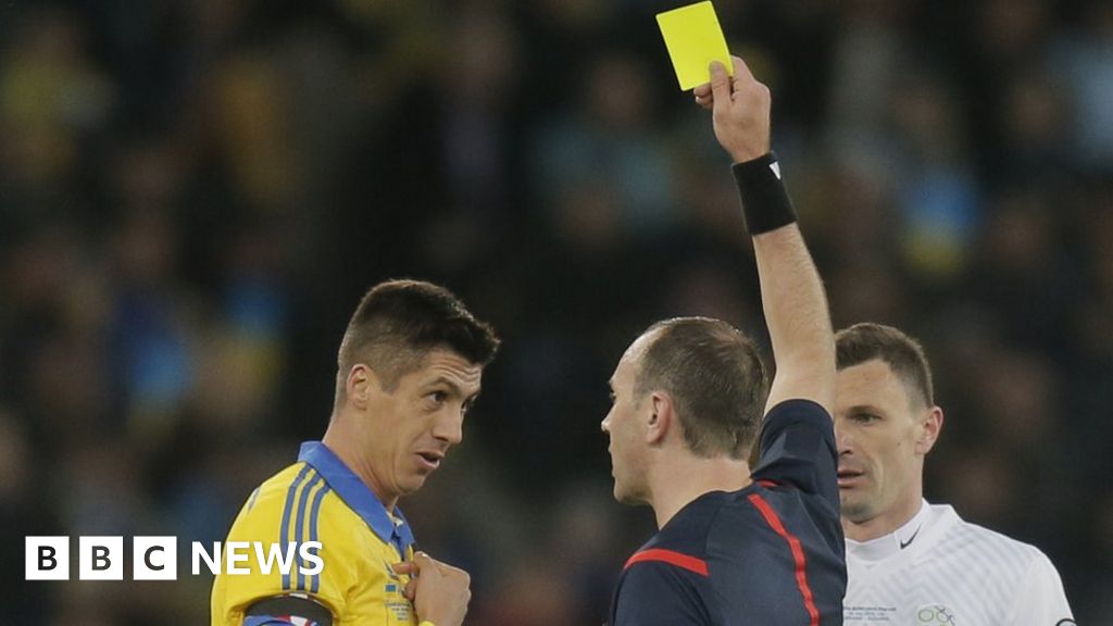 UK's draft EU deal: What do red and yellow cards mean? - BBC News