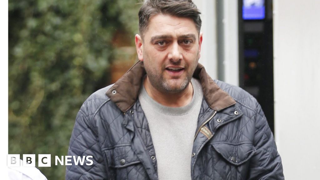 Mark Manning manslaughter: Colin Gale jailed for Lancing killing - BBC News