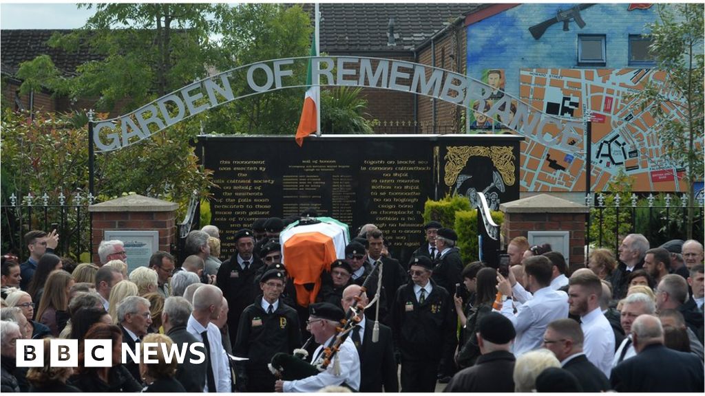 Alec Murphy: IRA man's home searched after shots over coffin - BBC News