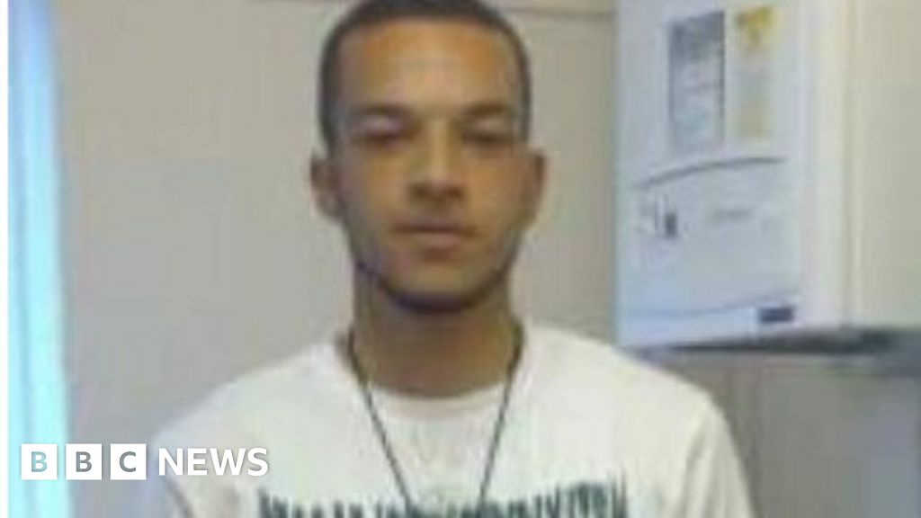 Sheldon Thomas death: Family appeal for witnesses - BBC News