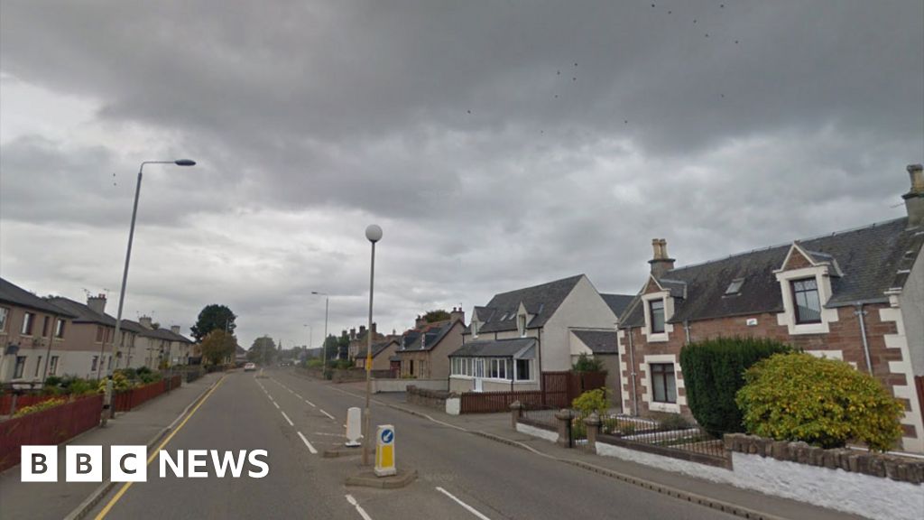 Crossings considered on A82 streets in Inverness - BBC News