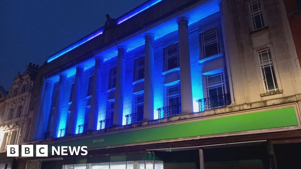 Hull heritage project shines light on Whitefriargate gems - BBC News