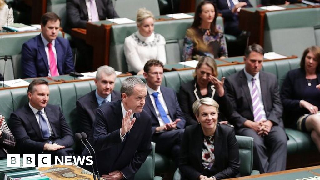 Australian MPs' private numbers mistakenly published online - BBC News