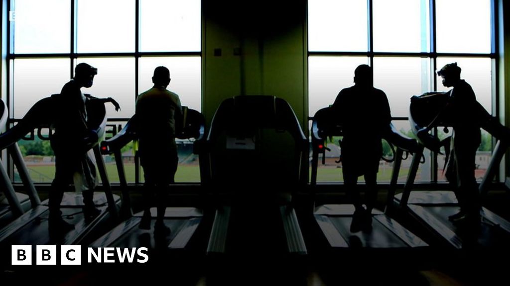 Coronavirus: Exercise class where everyone had Covid-19 - BBC News
