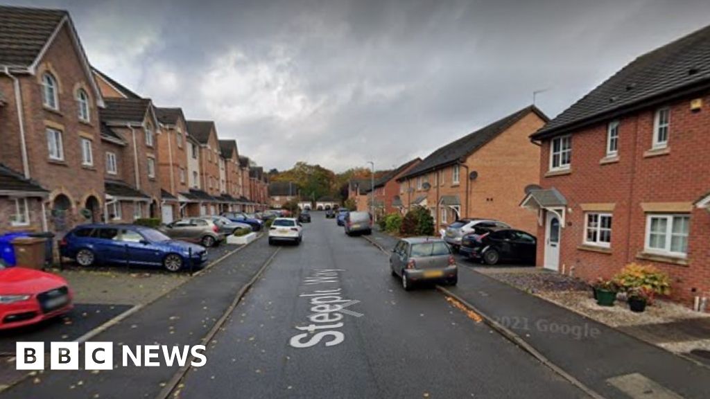 Murder probe after death of woman in Stoke-on-Trent - BBC News