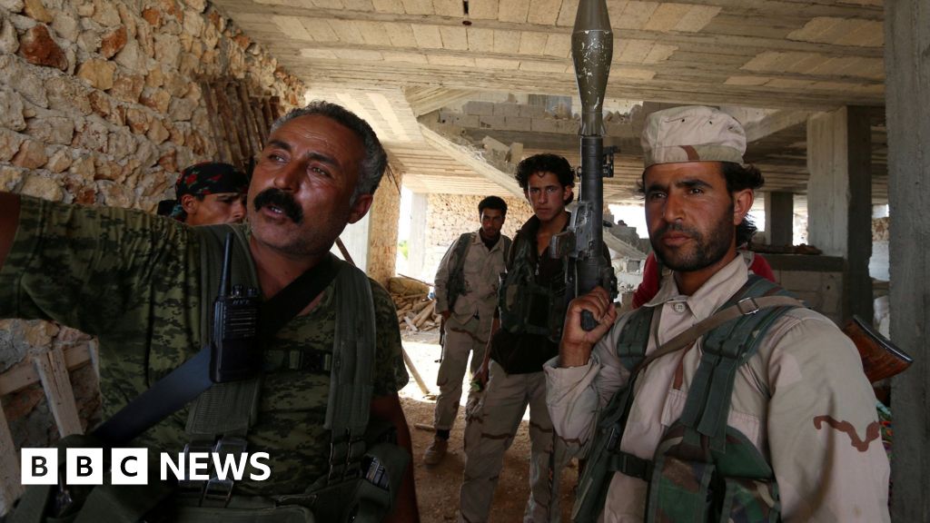 Syria conflict: US-backed forces 'enter IS-held Manbij' - BBC News