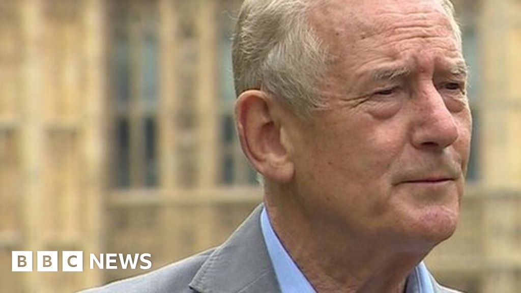 Labour leadership contest 'in real trouble' - Sheerman - BBC News
