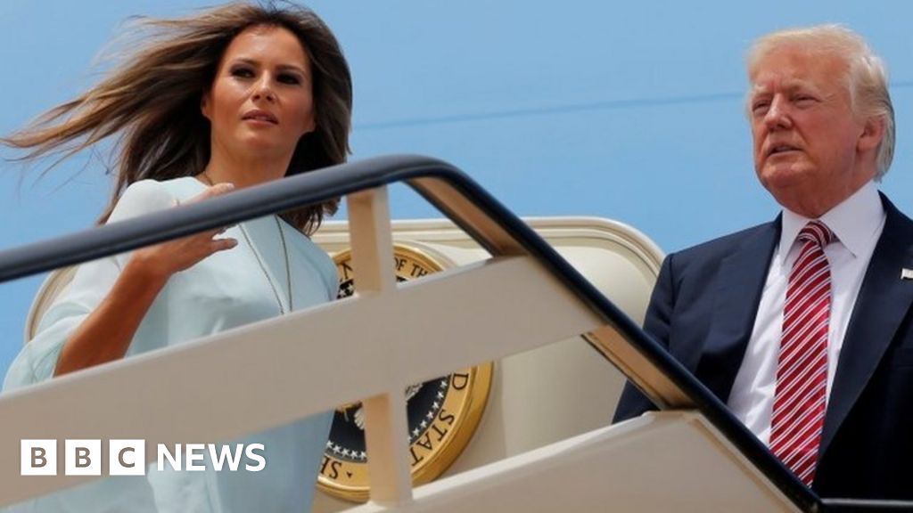 Trump's Saudi trip: Thumbs up and other 'controversies' - BBC News