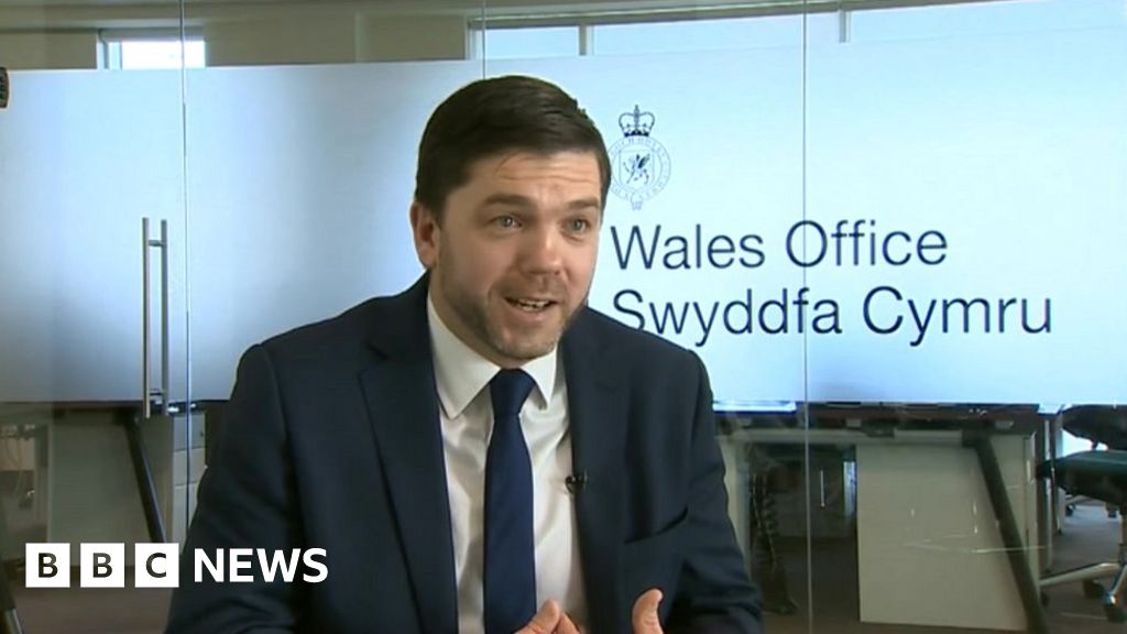 Wales devolution: Attacks on Wales Bill 'just plain wrong' - BBC News