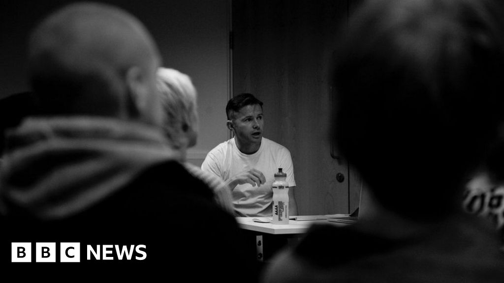 Photographic education for all - BBC News